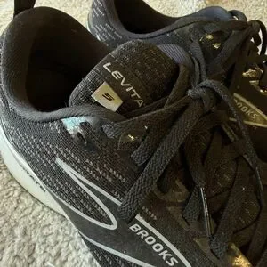 Brooks | Shoes | Brooks Levitate 5 Sneakers Mens 2 M D Black Running ...